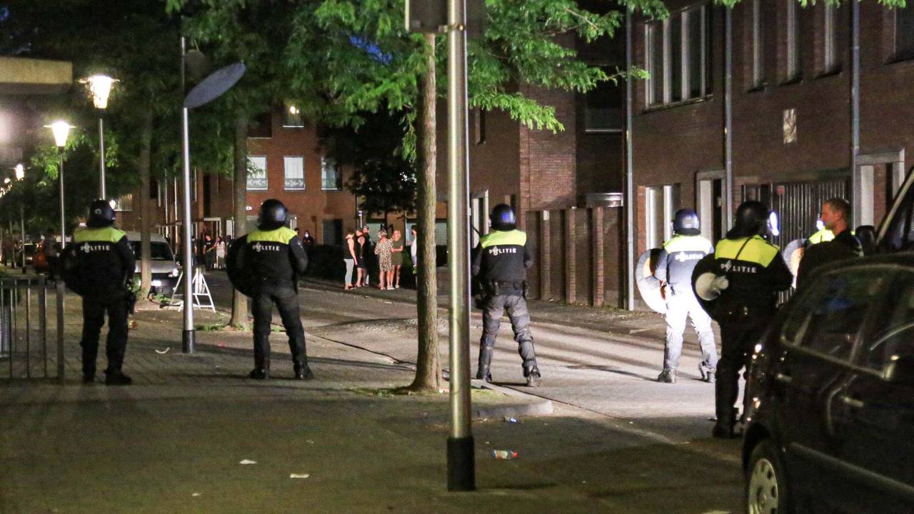 Opnieuw Arrestatie Voor Rellen In Helmondse Binnenstad Omroep Brabant