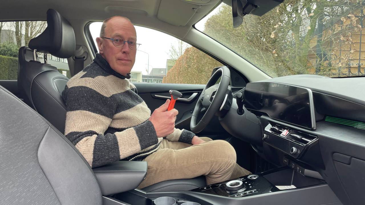 Auto in brand en de deuren gaan niet open: 'De grootste nachtmerrie ...