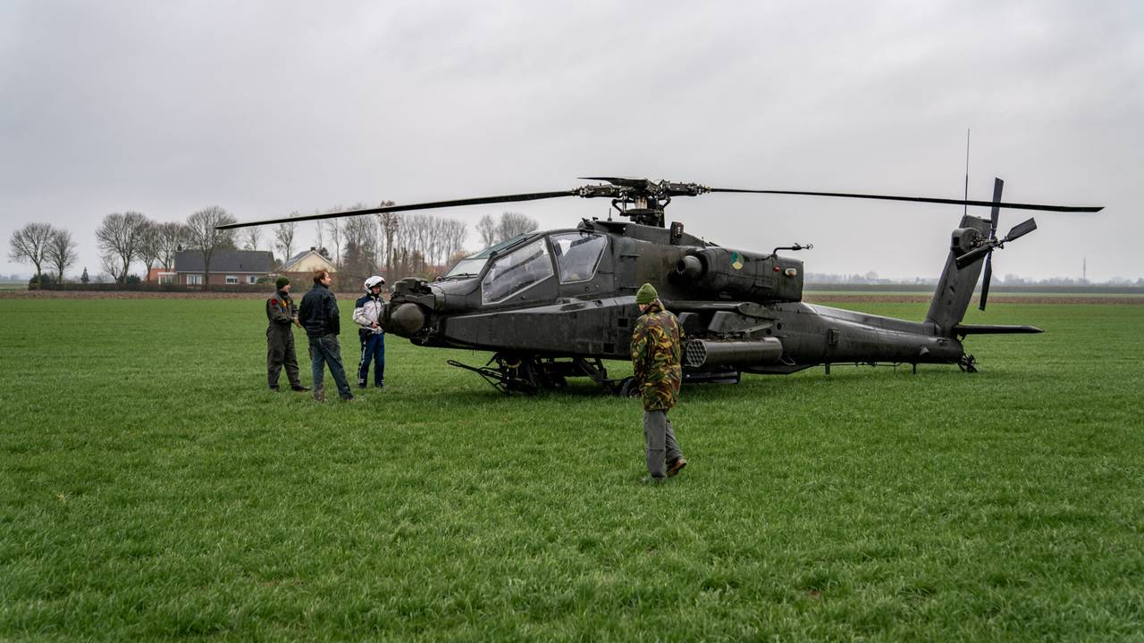 Apache van vliegbasis Gilze-Rijen maakt voorzorgslanding in Almkerk ...