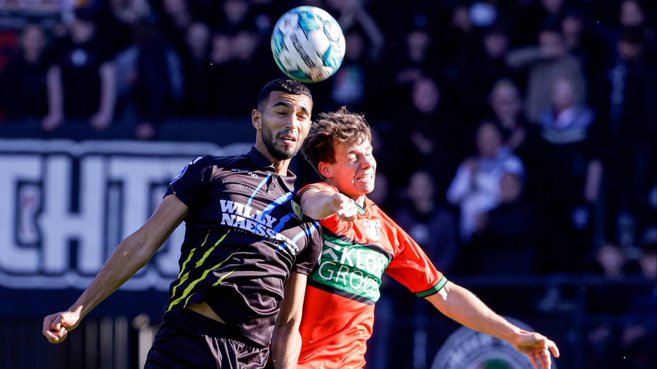 RKC na vroege voorsprong en rode kaart hard onderuit bij NEC - Omroep Brabant