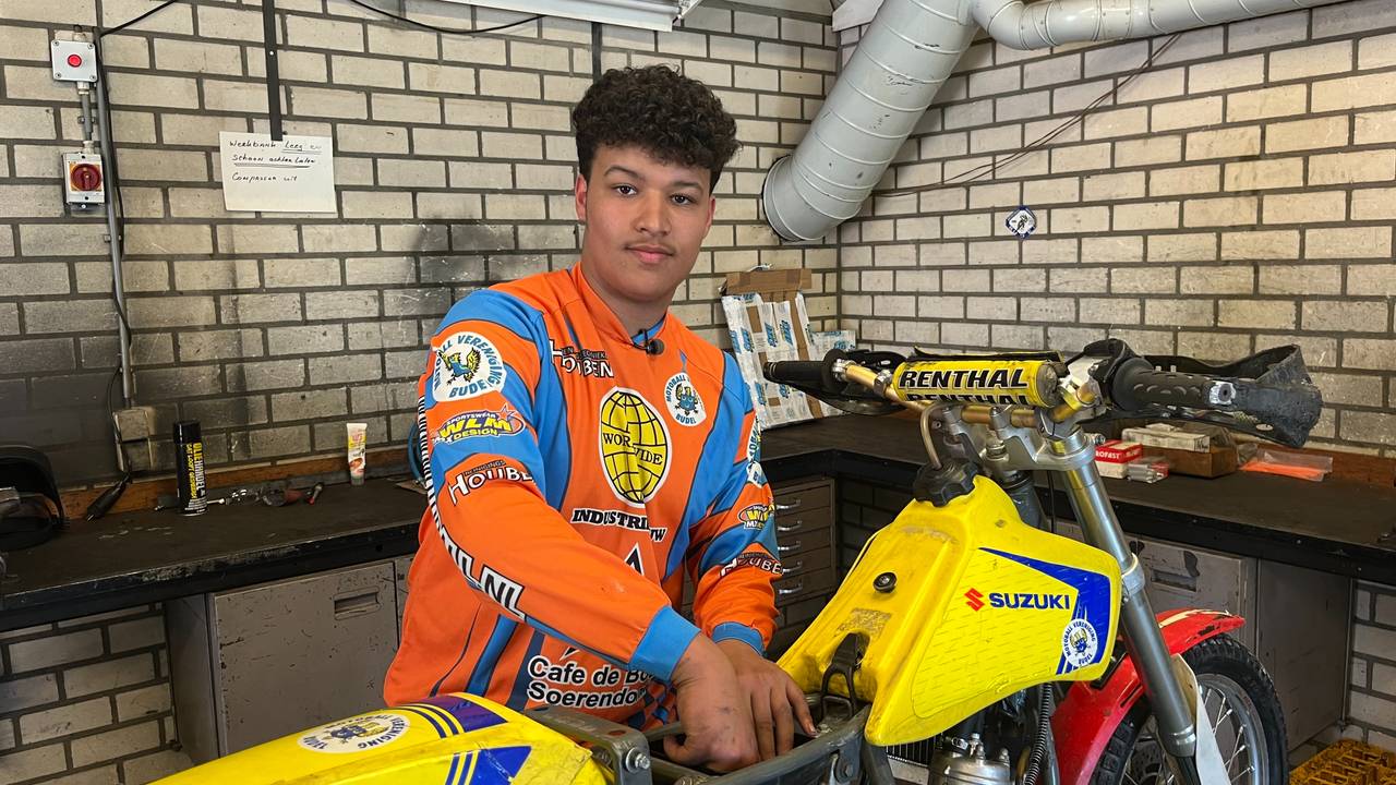 Motoball: voetballen op een crossmotor, maar ook poetsen en sleutelen ...