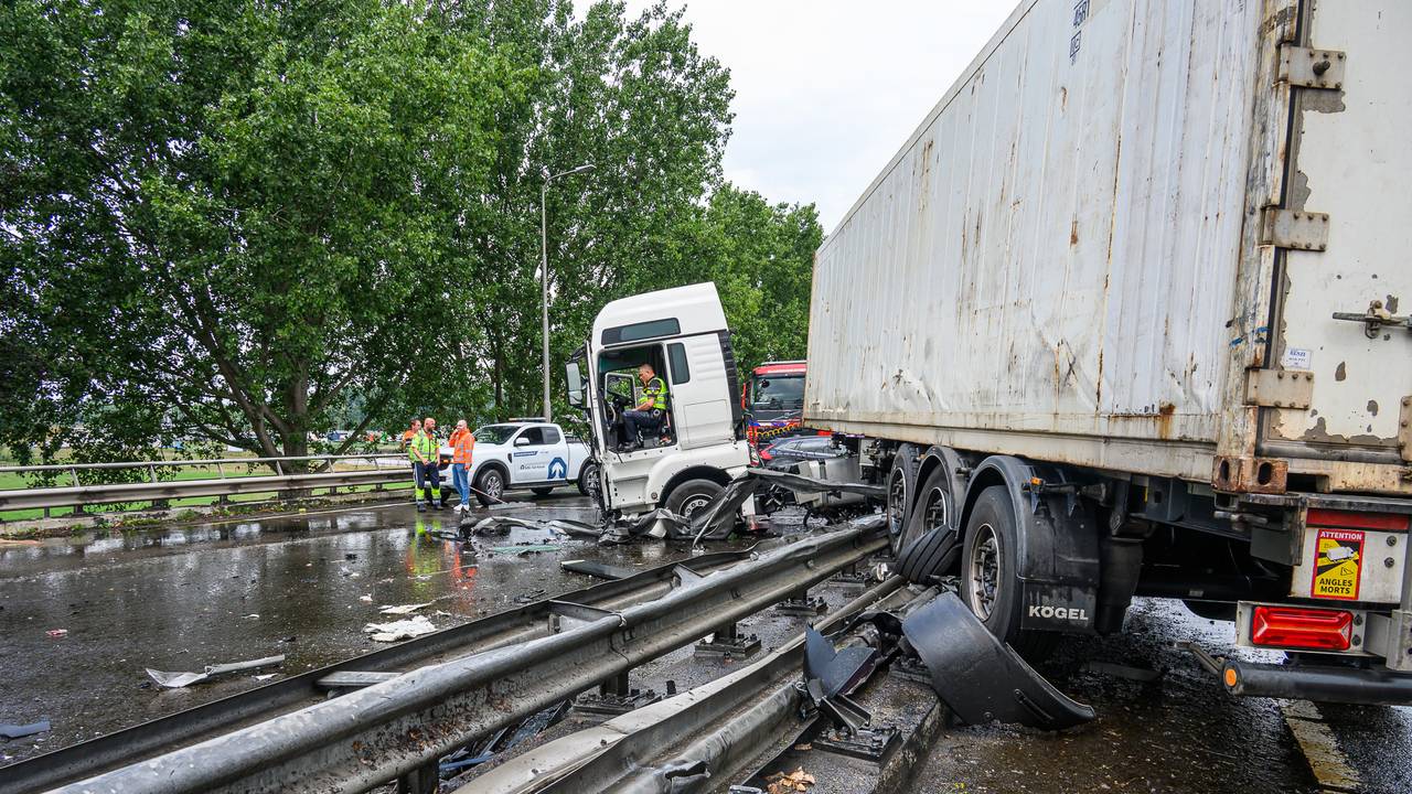 Snelweg A27 weer open na dodelijk ongeval, nog wel snelheidsbeperking - Omroep Brabant