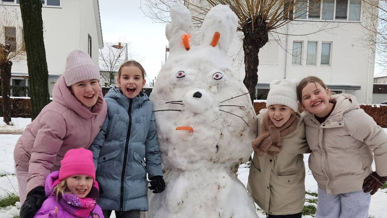 Live | Avondspits rustig verlopen, studentenhuis en sneeuwpop op de kop ...