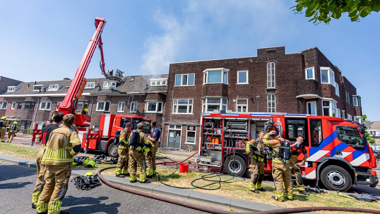 Grote brand op het dak van een restaurant in centrum van Breda - Omroep ...