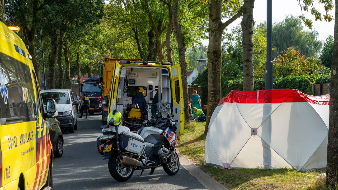 Fietsster (67) uit Dongen komt om na aanrijding met vrachtwagen - Omroep Brabant