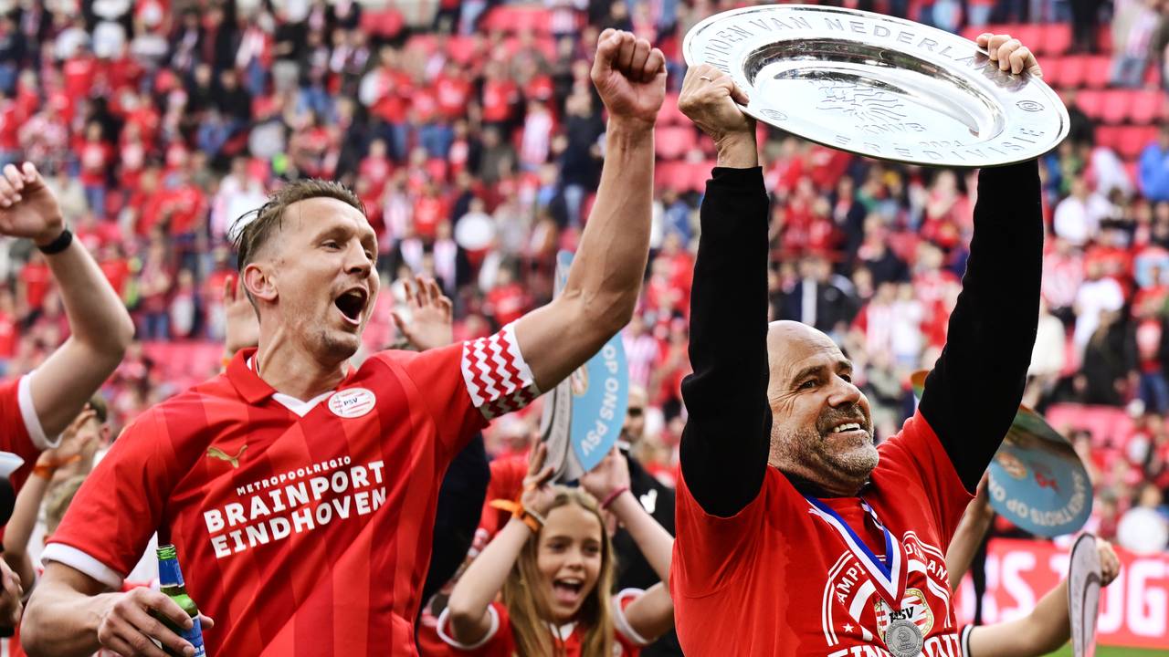 Peter Bosz en Luuk de Jong onthullen het geheim van dit PSV - Omroep Brabant