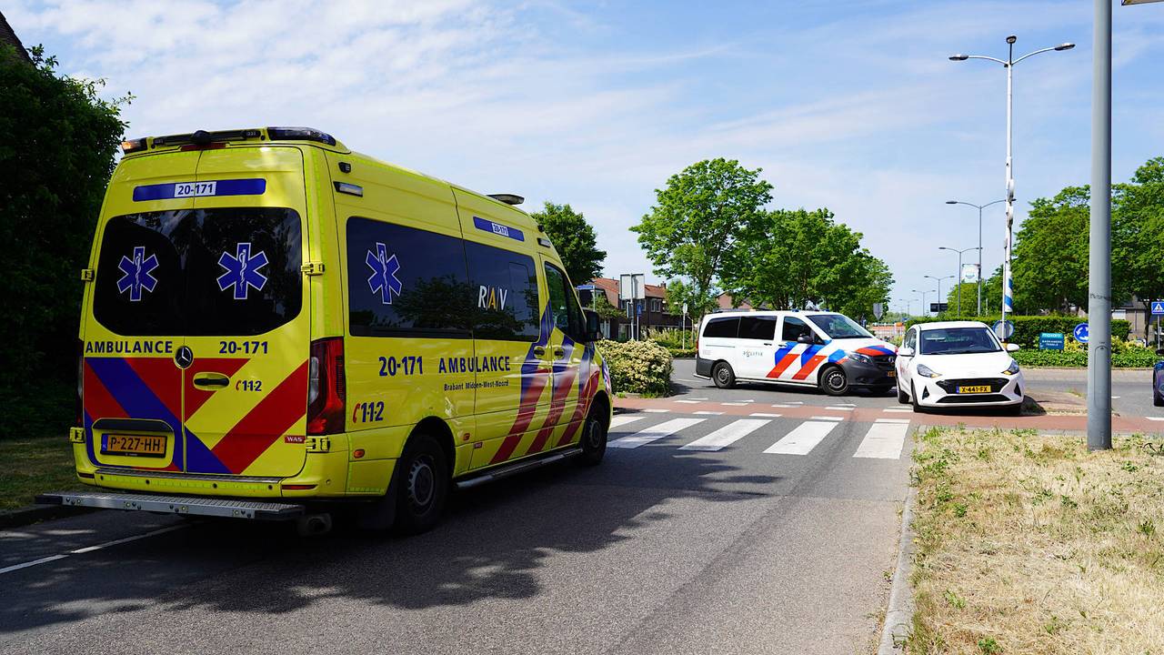 Vrouw op de fiets gewond bij botsing met auto - Omroep Brabant: het ...