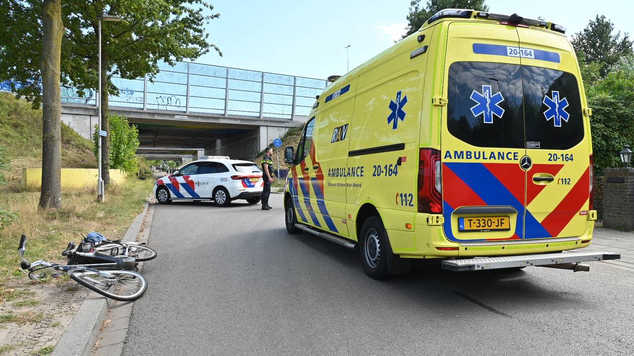 Fietser gewond na aanrijding met auto - Omroep Brabant