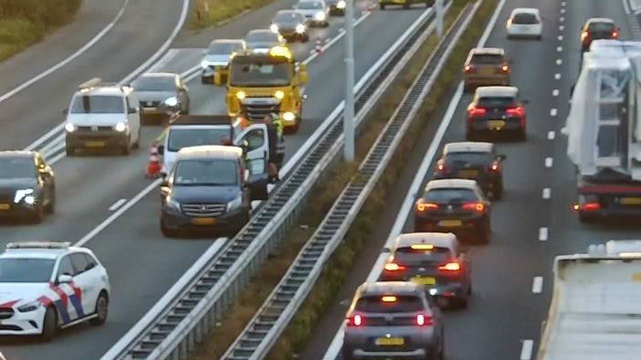 Flinke file op A58 na ongeluk, ook druk op A27 - Omroep Brabant
