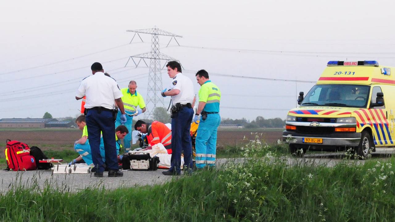 Ruiter zwaargewond na val van paard in Drimmelen - Omroep Brabant