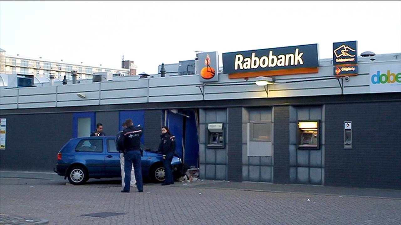 Grote schade bij ramkraak Rabobank in Boxtel - Omroep Brabant