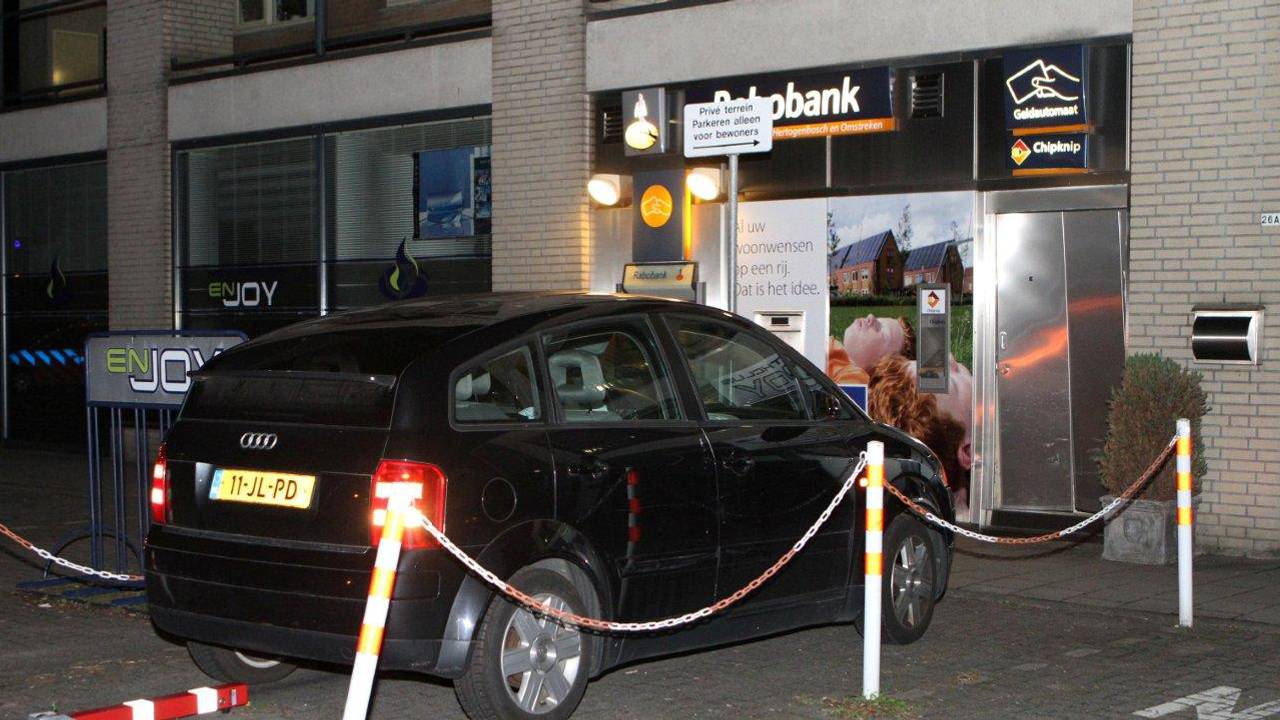 Plofkraak op geldautomaat Rabobank in Rosmalen - Omroep Brabant: het ...