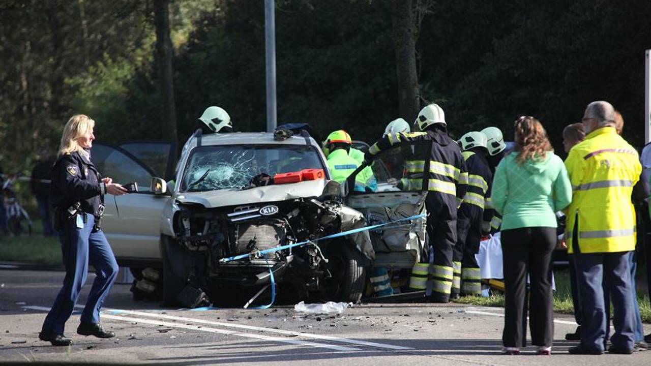Twee zwaargewonden bij aanrijding Geertruidenberg - Omroep Brabant