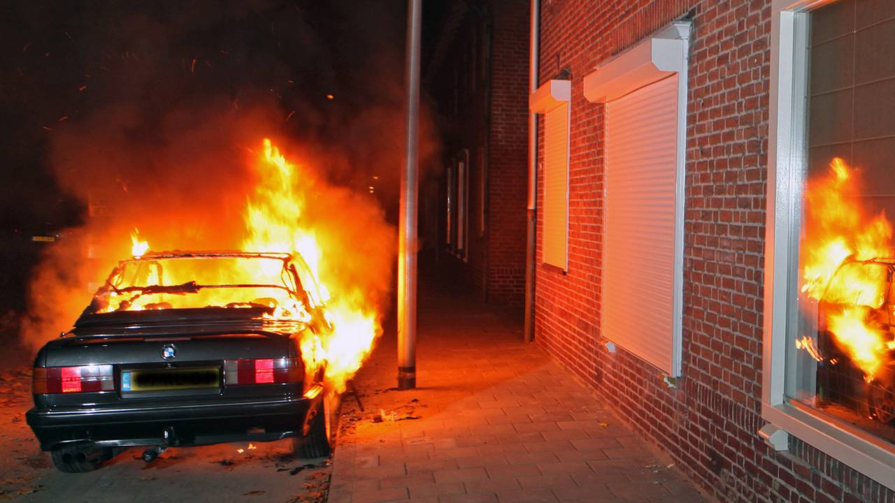 Waalwijk lijkt getroffen door een pyromaan - Foto's - Omroep Brabant