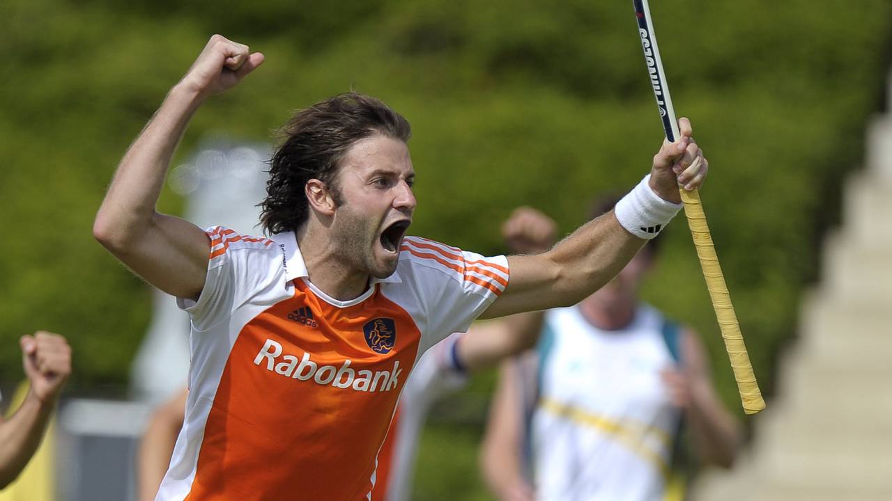 Voet hockeyer Rogier Hofman uit Vught uit voorzorg in gips, halve ...
