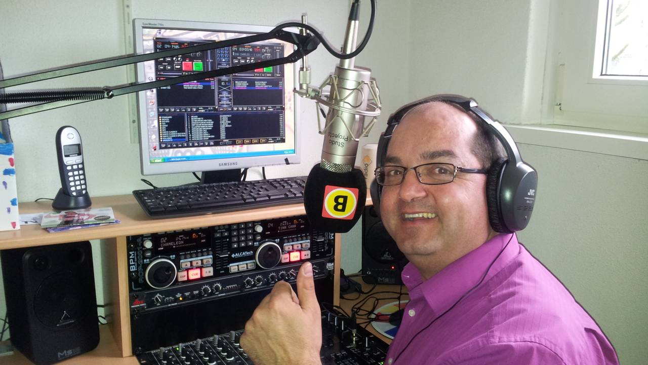 Schijndelnaar maakt radioprogramma voor veertien zenders - Omroep Brabant