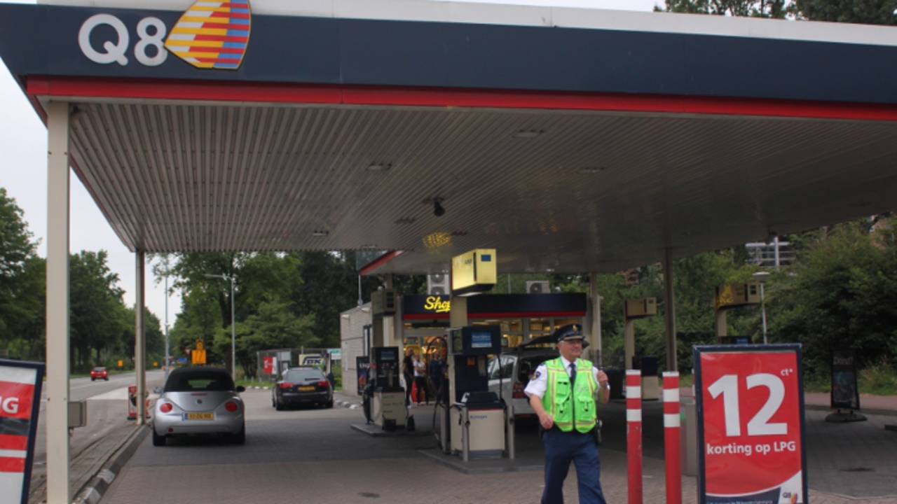 Gewapende overval op tankstation Q8 Eindhoven, twee daders op de vlucht ...