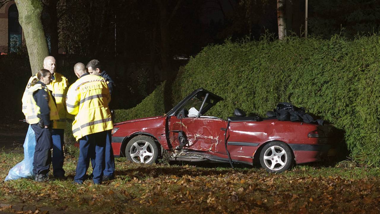 Man (19) uit Roosendaal komt om het leven bij auto-ongeluk, jongen (17) zwaargewond - Omroep Brabant
