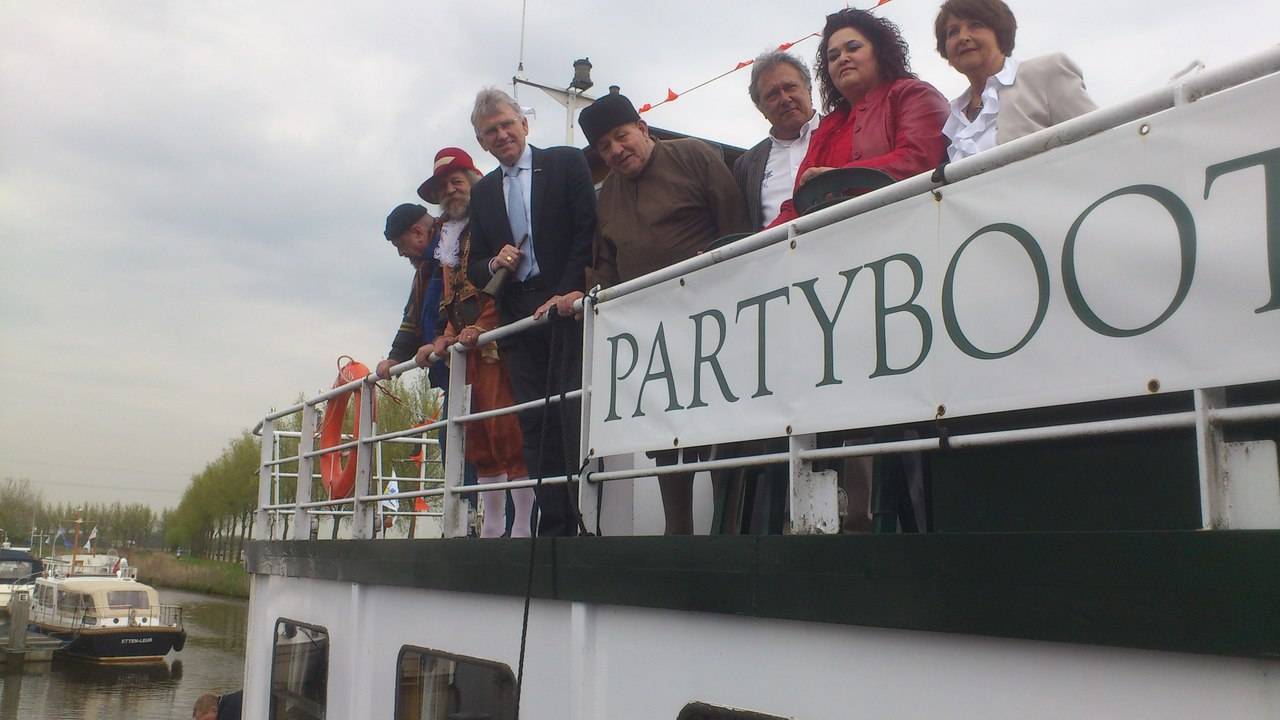 Het turfschip van Breda vaart weer vanuit Etten-Leur - Omroep Brabant