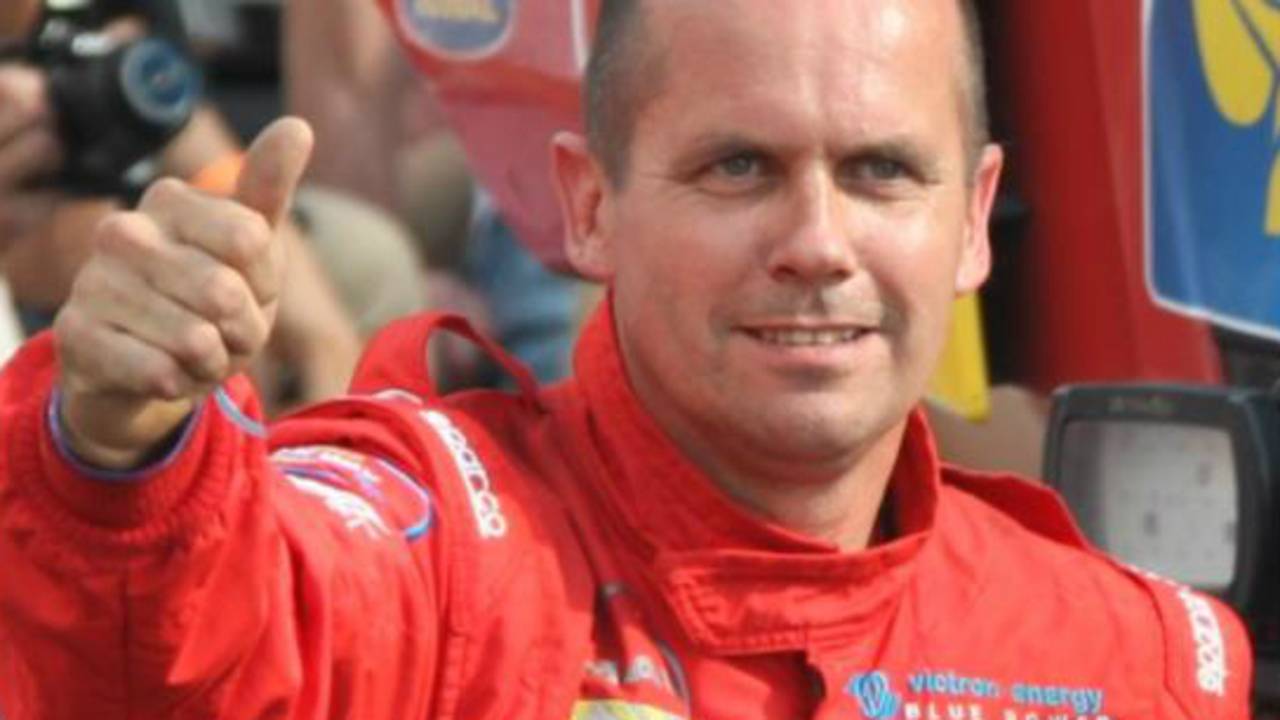 Frank Deenen uit Diessen, monteur van rallyteam Peter Versluis ...