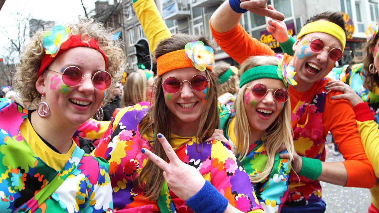 Geen BOB nodig: voor een tientje onbeperkt met de bus met carnaval ...