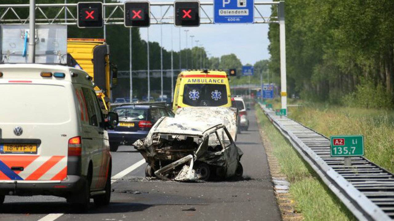 Twee doden bij autobrand en ongeluk op A2 bij Liempde, slachtoffers ...