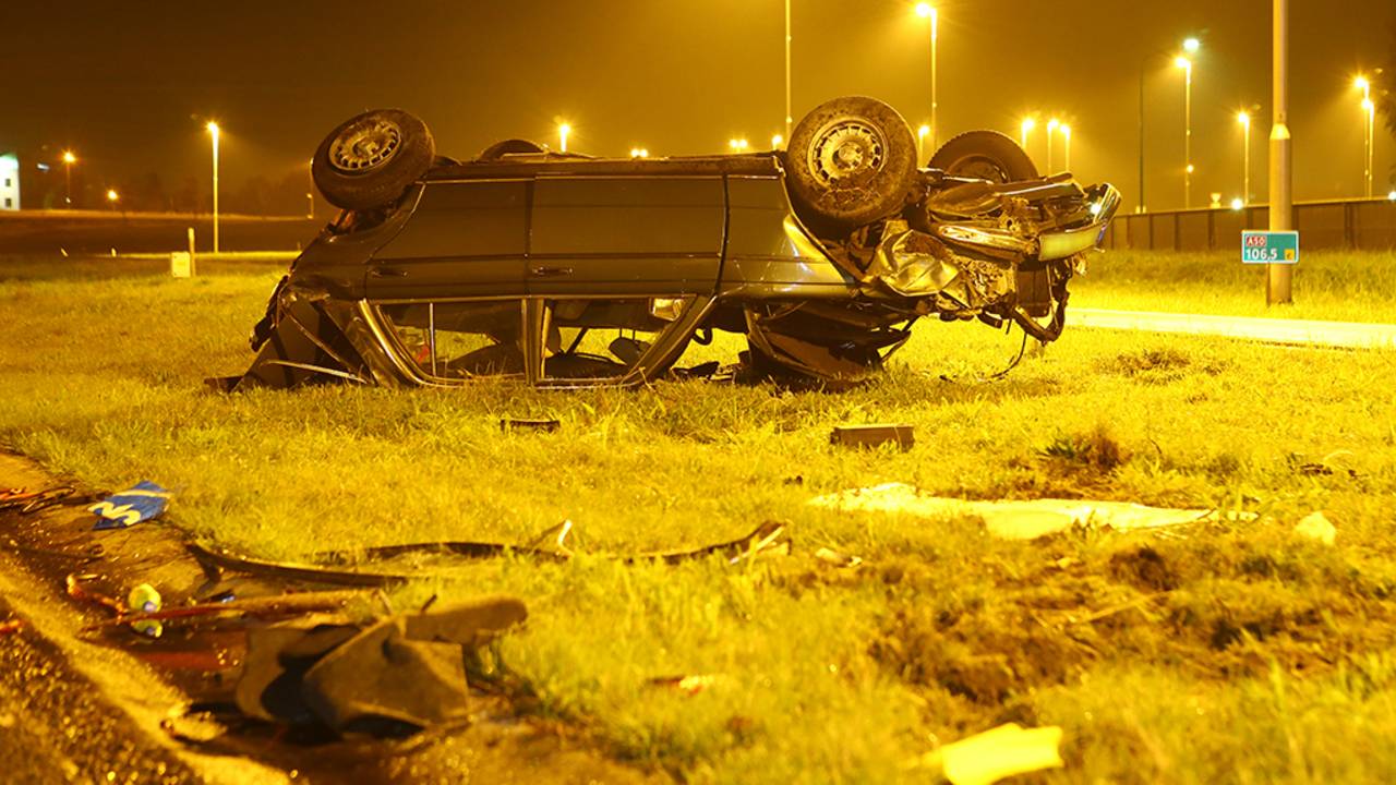 Ravage en gewonden bij ongeluk op A50 bij Sint-Oedenrode - Omroep Brabant