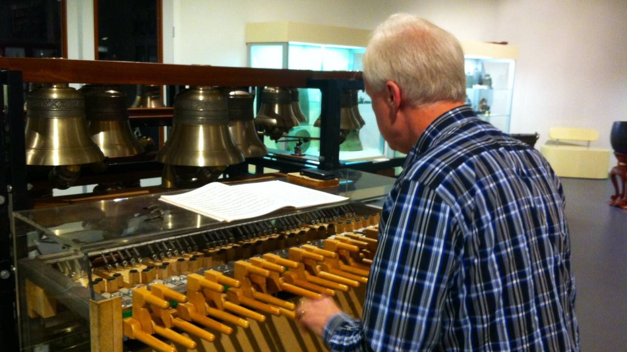 Bespelen beiaard op lijst cultureel erfgoed Unesco, Klok&Peel Museum ...