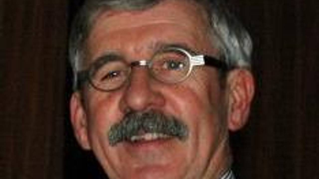 Gynaecoloog Jan van der Avoort uit Helmond Ridder in de Orde van Oranje ...