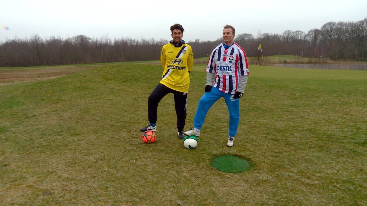 Oud-Willem II'er Dennis Schulp speelt Footgolf tegen NAC-supporter ...
