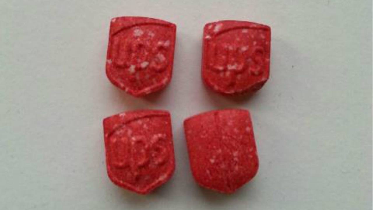 Gevaarlijke xtc-pillen in centrum Breda, politie waarschuwt - Omroep ...