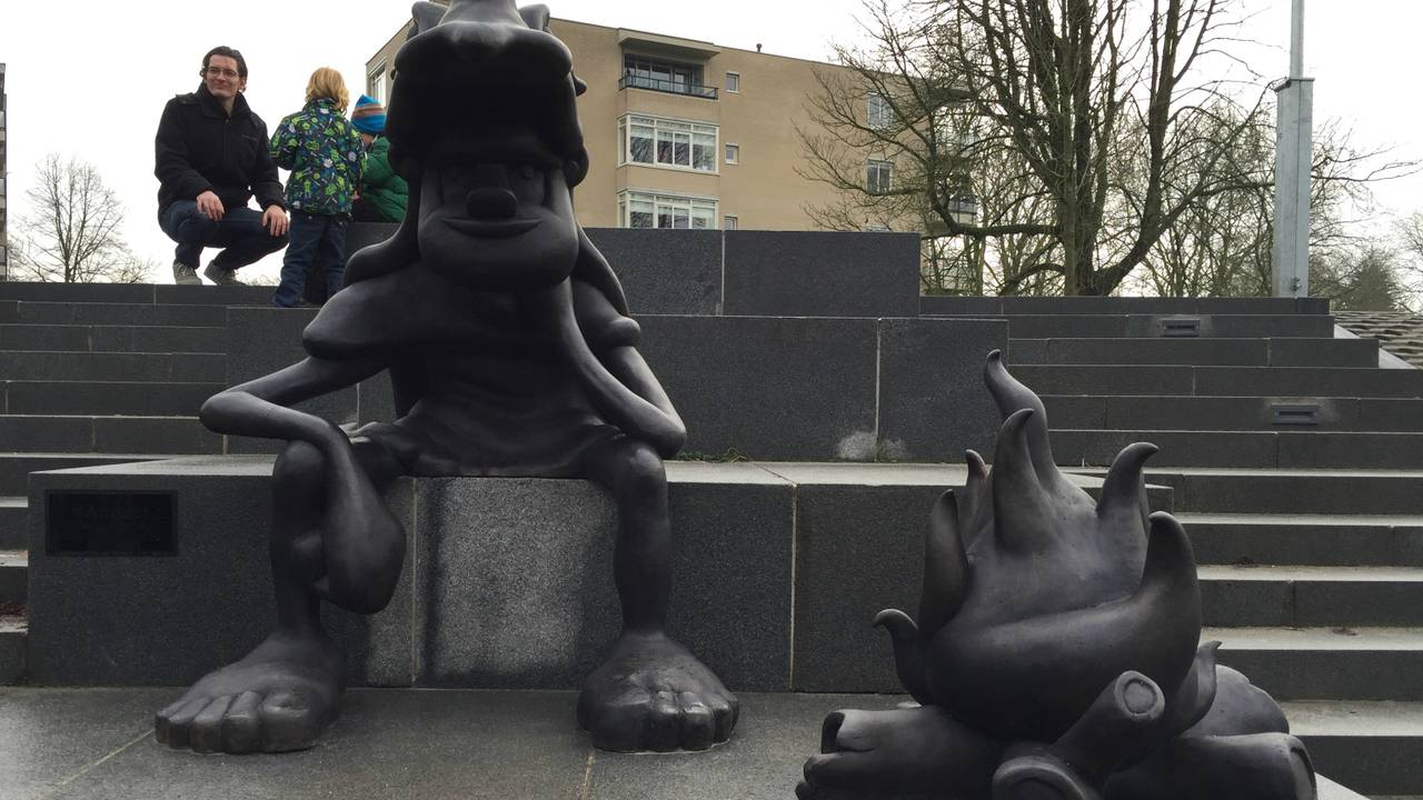 Na 70.000 jaar eindelijk een standbeeld: oermens Andert vereeuwigd in ...