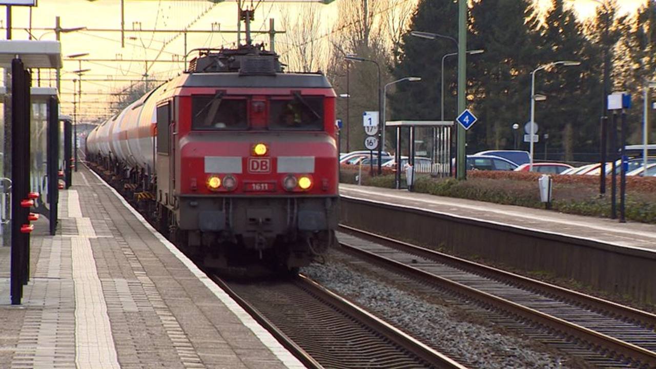 'Ramp met giftrein op spoor in Oudenbosch', hulpdiensten oefenen ... 'Ramp met giftrein op spoor in Oudenbosch', hulpdiensten oefenen ...