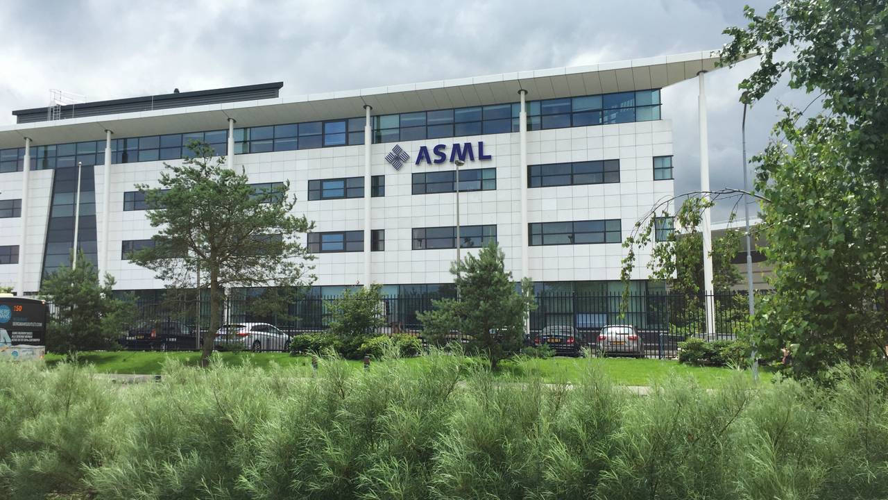 Het gaat goed met ASML: bedrijf stevent af op recordomzet - Omroep Brabant