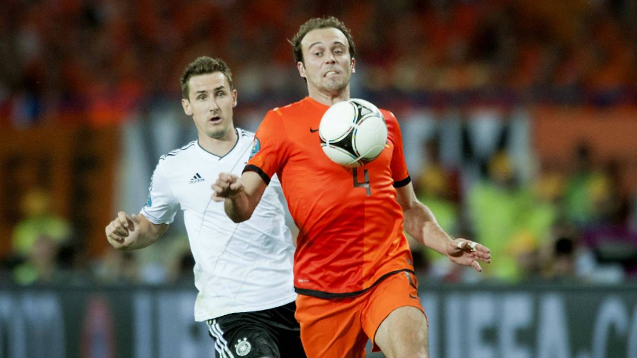 Joris Mathijsen neemt officieel afscheid als international - Omroep Brabant