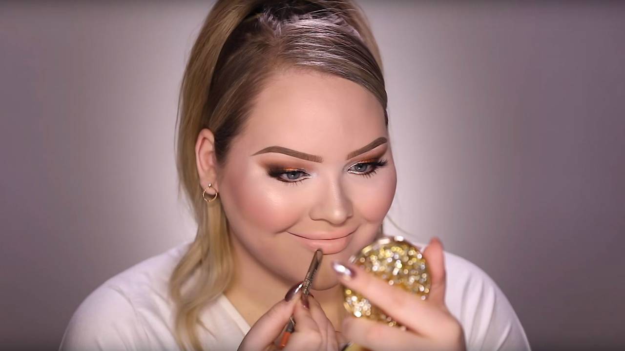 Droombaan voor Nikkie de Jager: adviseur van wereldberoemde mode ...