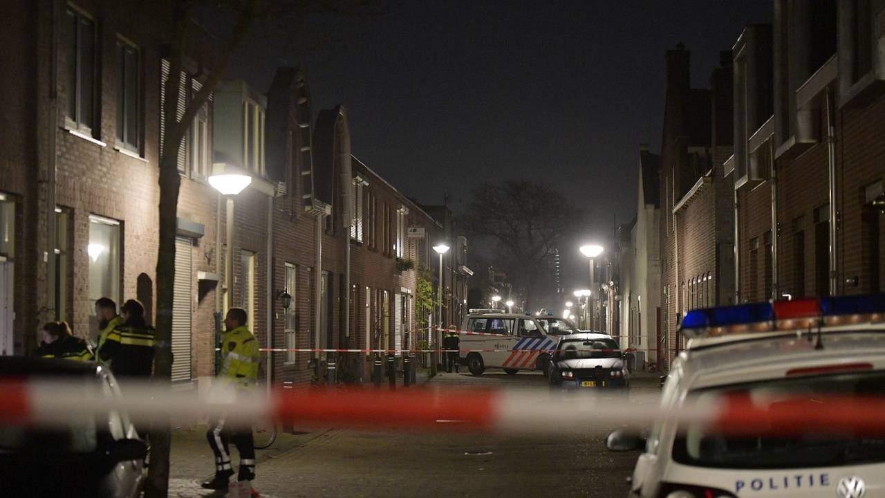 Bloedsporen leiden naar man met hoofdwond in Tilburgs huis, bewoonster aangehouden - Omroep Brabant