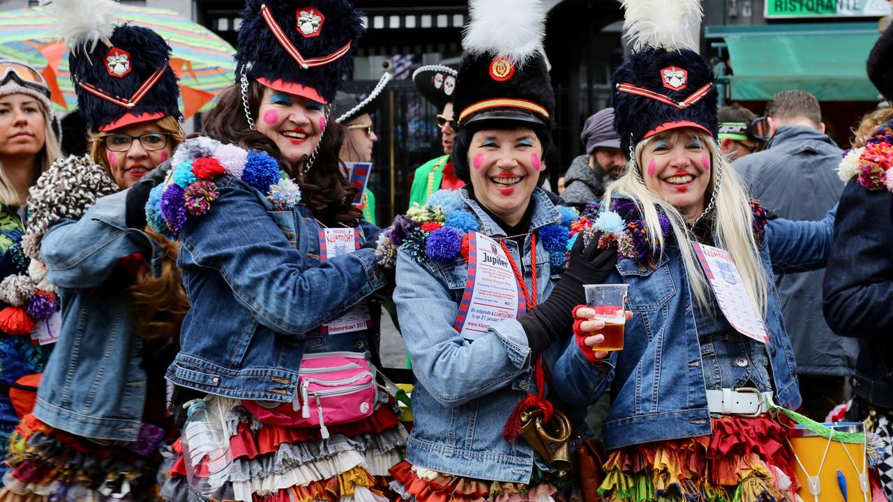 Al moe of nog steeds vol ertegenaan? Zo vierde Brabant maandag carnaval ...
