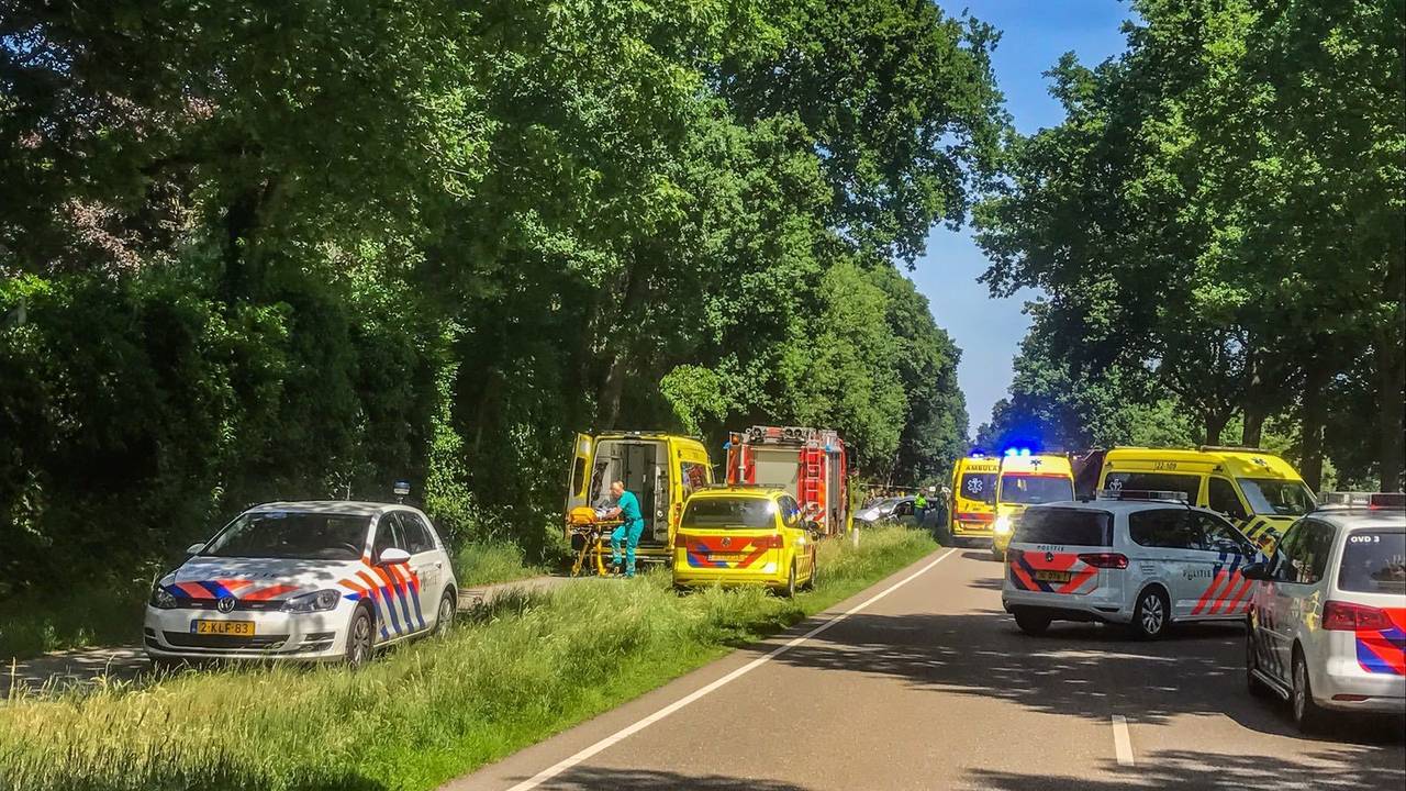 Zes gewonden bij frontale botsing in Deurne, N270 afgesloten - Omroep Brabant