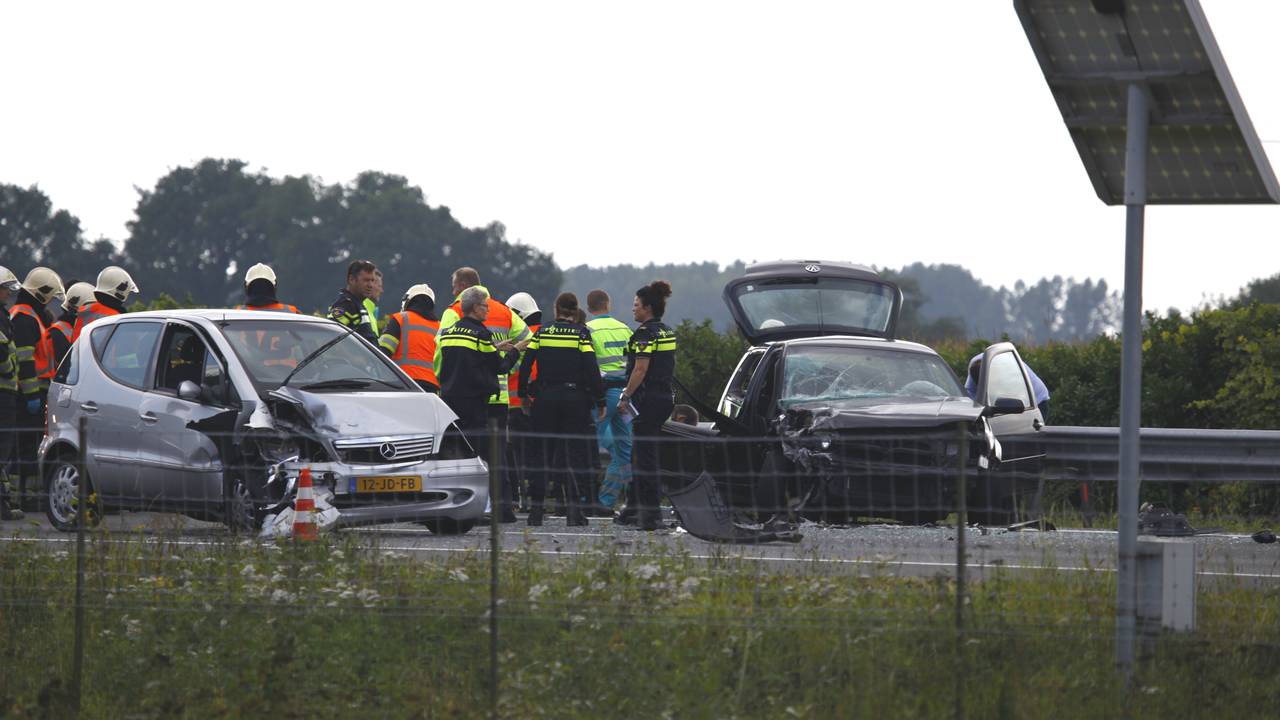Spookrijder veroorzaakt ongeluk op A73 bij Boxmeer, drie gewonden - Omroep Brabant