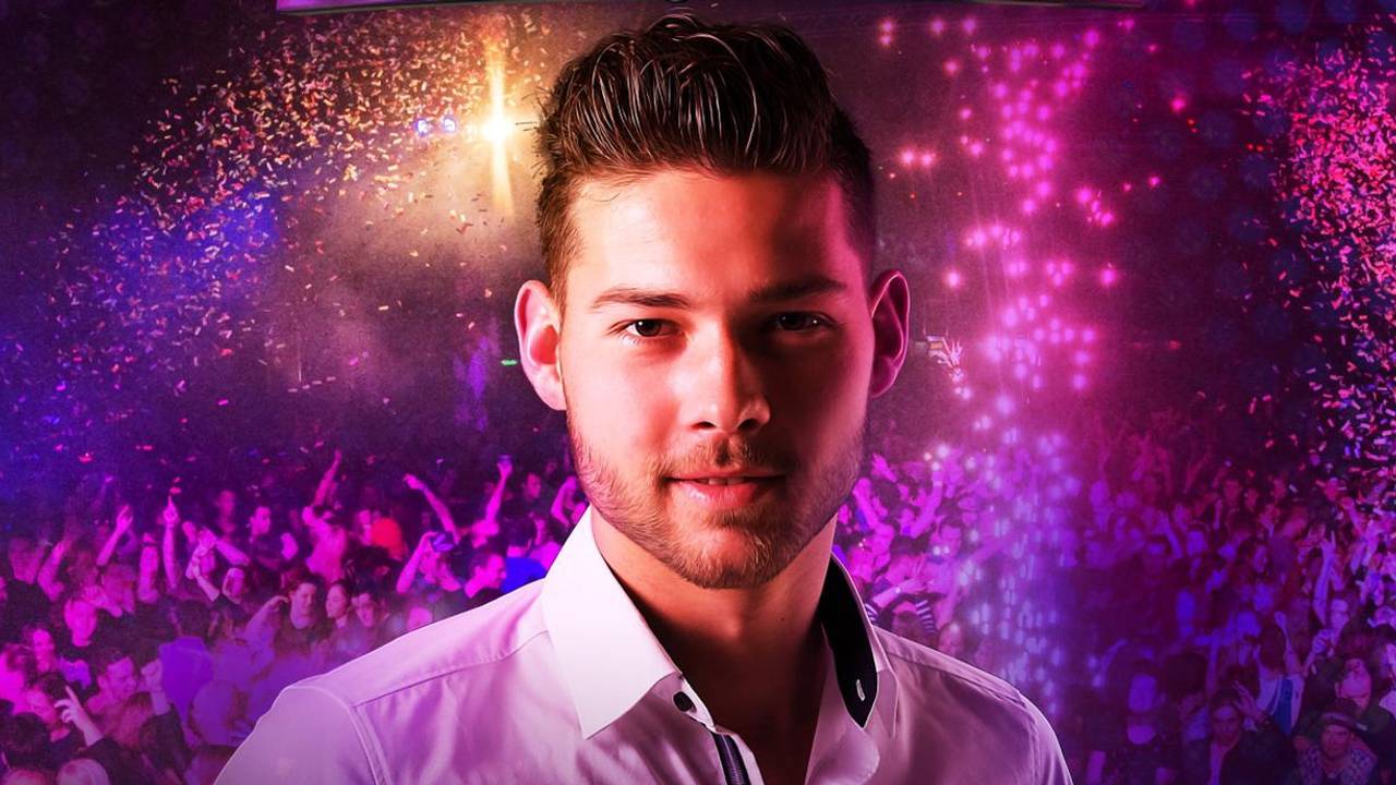 Zanger Kafke geeft in Popcentrum 013 zijn grootste concert ooit... en hij kan nog drummen ook ...