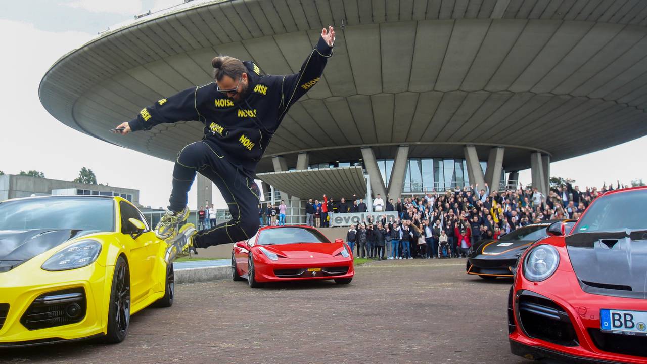DJ La Fuente stalt zijn bolides uit: honderden fans komen naar het ...