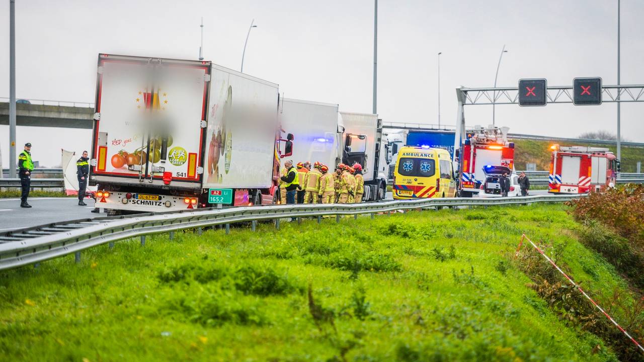 Dode bij ongeluk op A2 bij Eindhoven, snelweg dicht in noordelijke richting - Omroep Brabant