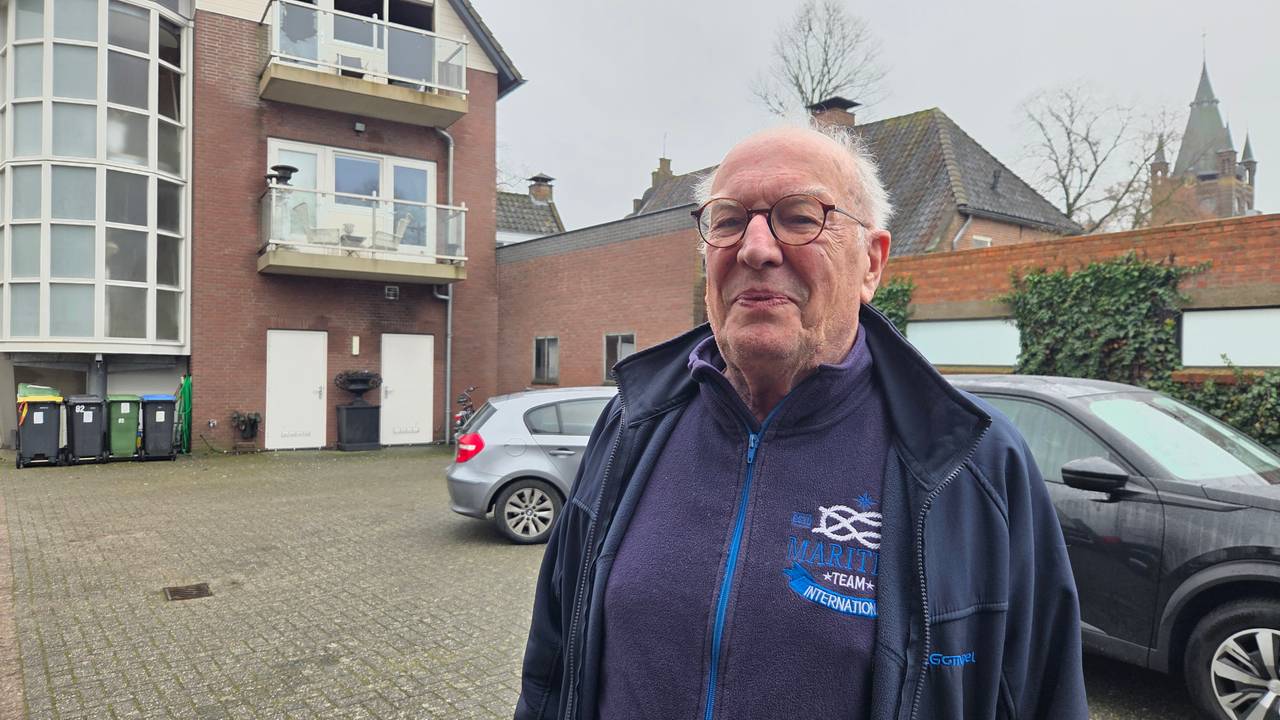 Huis brandt uit, bewoner opgepakt: 'Kat in het nauw maakt rare sprongen ...
