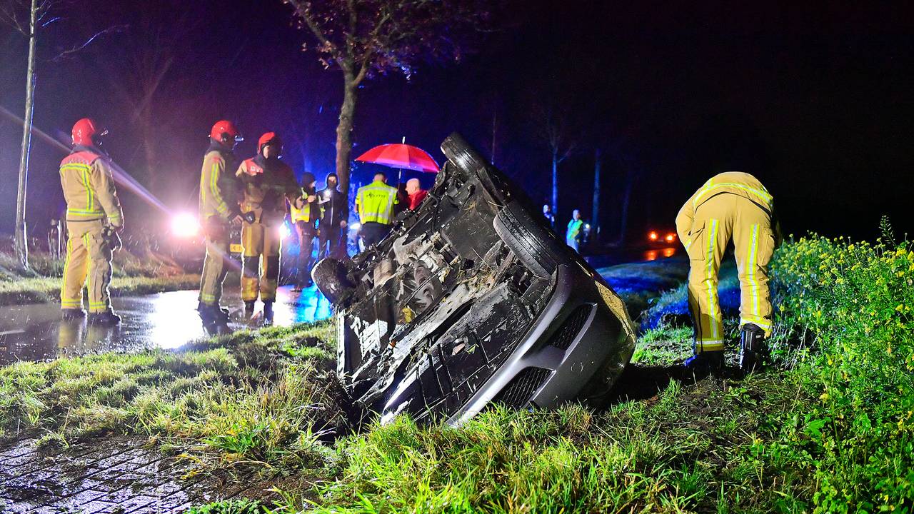 112-nieuws: auto op de kop in sloot • uitslaande brand in huis - Omroep ...