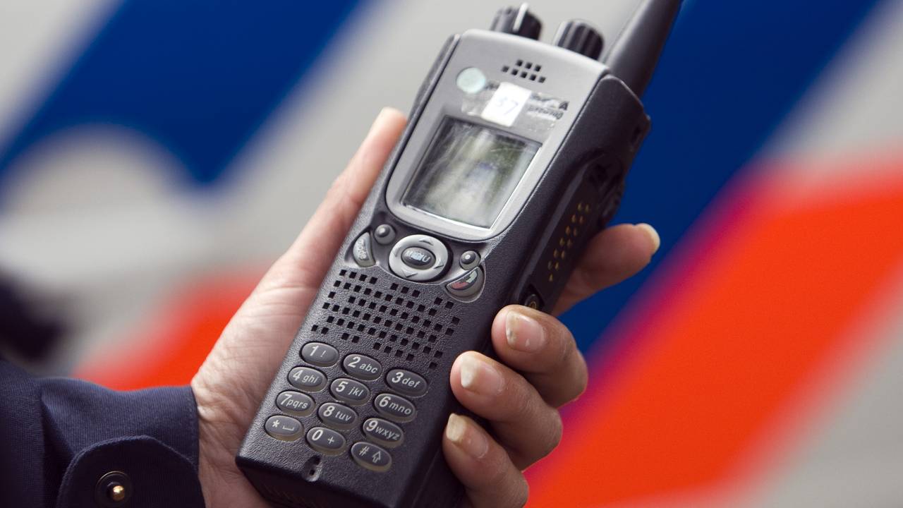Weer faalt communicatiesysteem politie, agenten in het nauw en een ... Weer faalt communicatiesysteem politie, agenten in het nauw en een ...