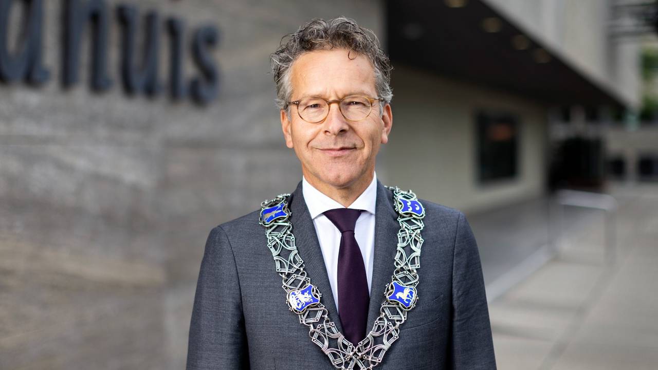 Moeder Van Jeroen Dijsselbloem Maakt Start Als Burgemeester Extra