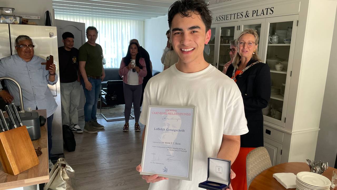 Dylano (20) redt buurvrouw uit een brandend huis en krijgt ...