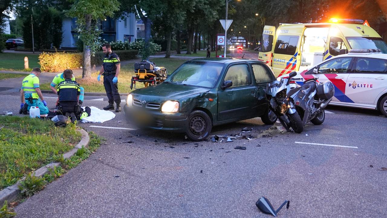 Motorrijder raakt gewond bij botsing in Oss - Omroep Brabant