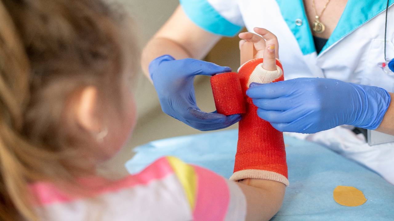 Botbreuken en kneuzingen: extreem drukke dag in gipskamer door gladheid ...